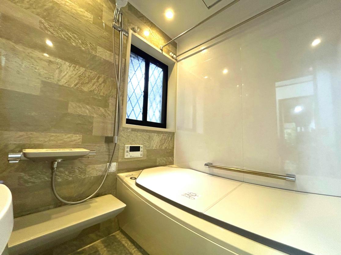 お掃除機能 洗面内装にもこだわったUB空間 | リフォーム実例 | TOTO株式会社