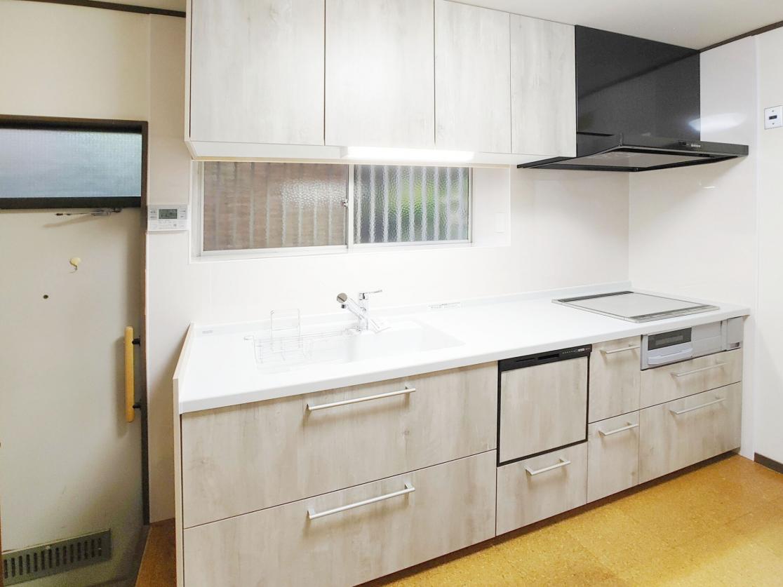 TOTOシステムキッチン『mitte』で実現！お手入れ簡単キッチン。 | リフォーム実例 | TOTO株式会社