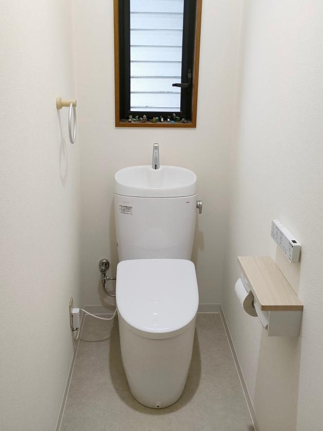 【岡山市トイレリフォーム事例】ピュアレストEXでスッキリ空間♪ | リフォーム実例 | TOTO株式会社