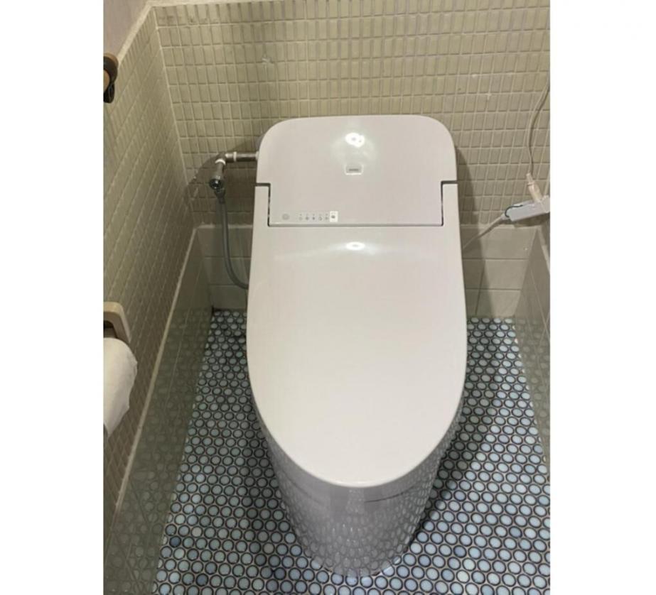 新しい機能が豊富な 自動洗浄機能付きトイレ☆ | リフォーム実例 | TOTO株式会社