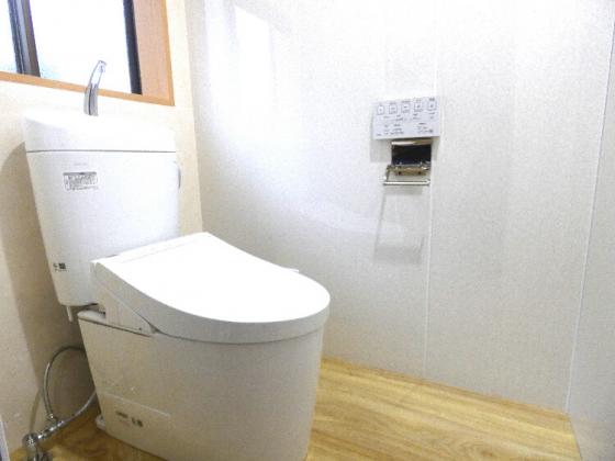 トイレ間取り変更リフォーム | リフォーム実例 | TOTO株式会社